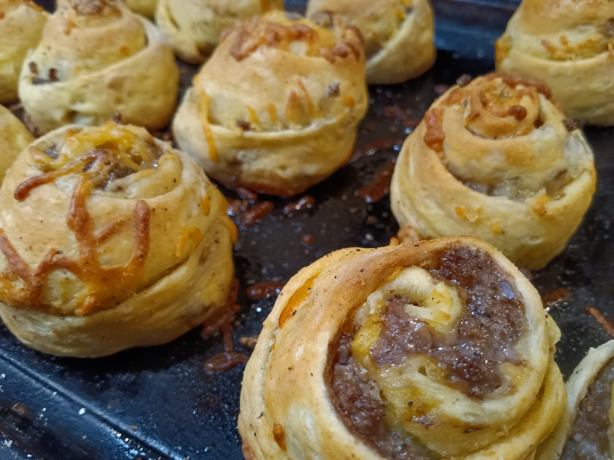 Cheesy Hamburger Roll-Ups – Easy Family Recipes